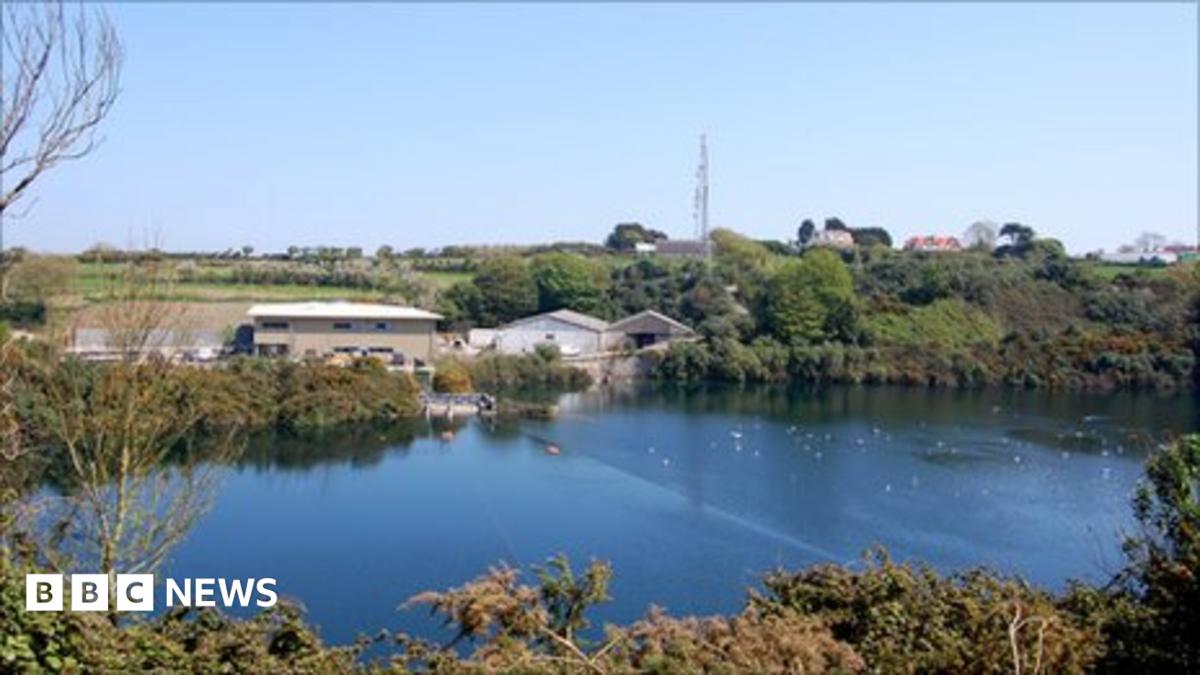 Guernsey Water set to supply land for light industry - BBC News
