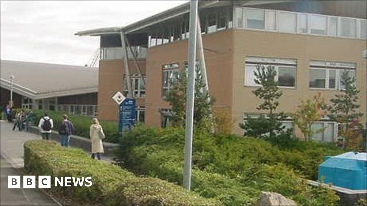 Sunderland University Priestman building gets upgrade - BBC News
