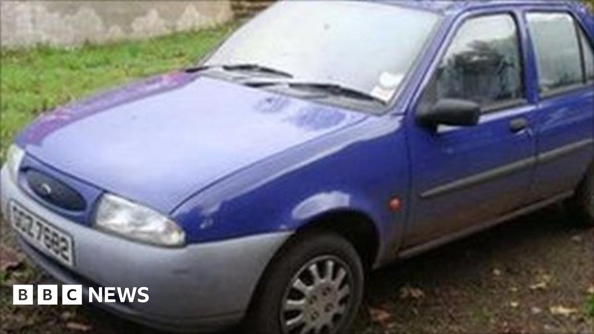 Newry van bomb : police release photo of car involved - BBC News
