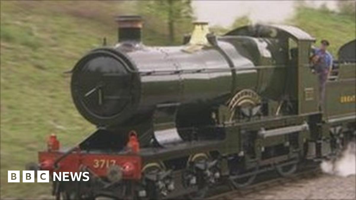 GWR heritage railway embankment repairs begin - BBC News