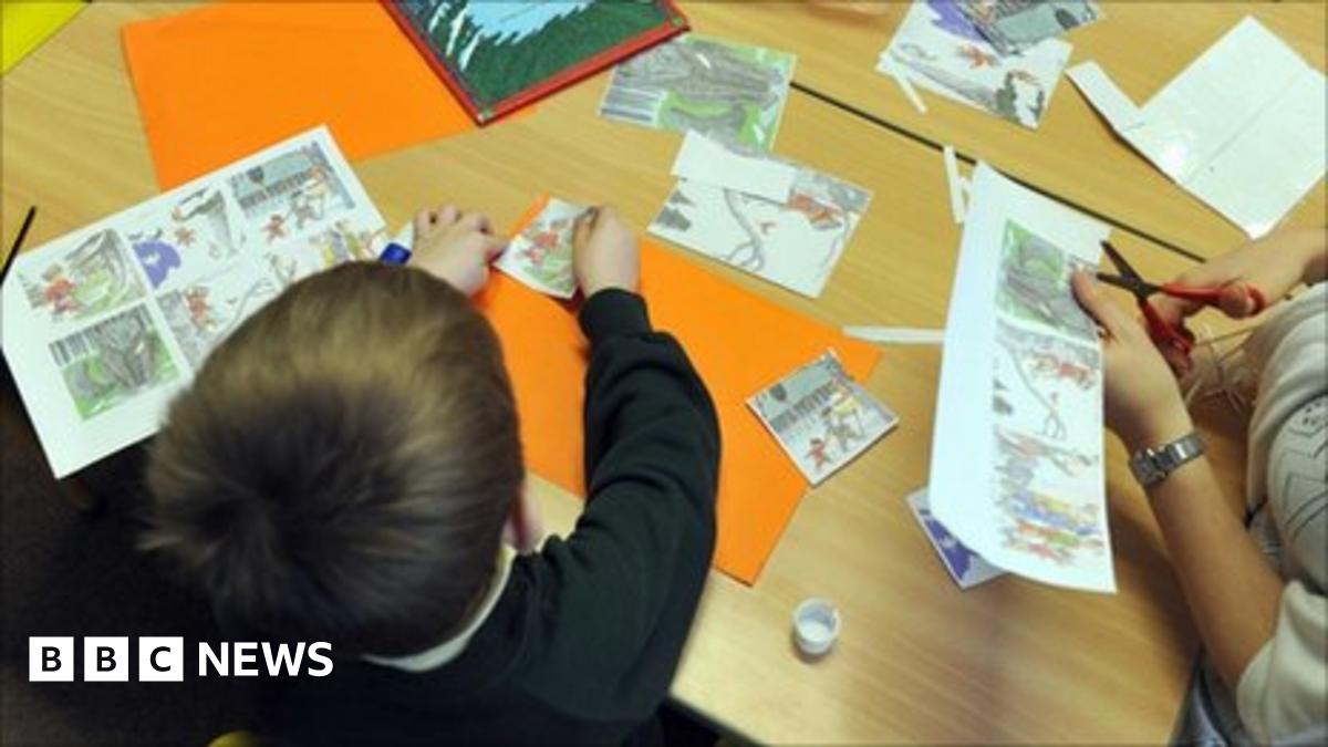 NASUWT: NI politicians 'let children down' - BBC News