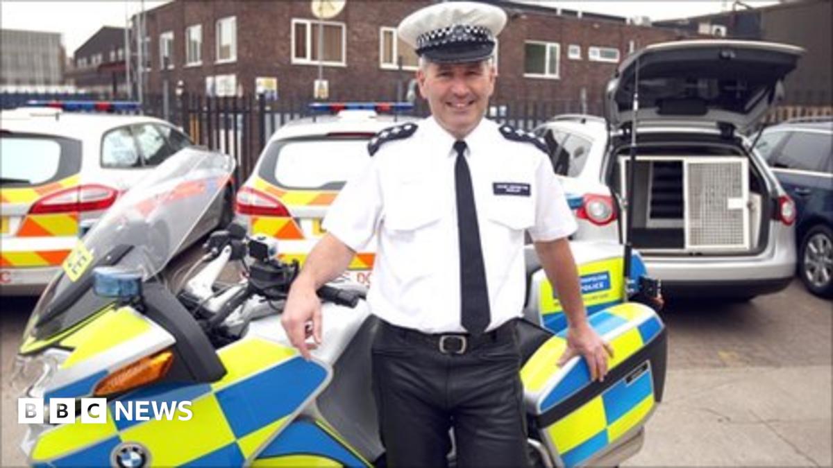 Last royal wedding for policeman - BBC News