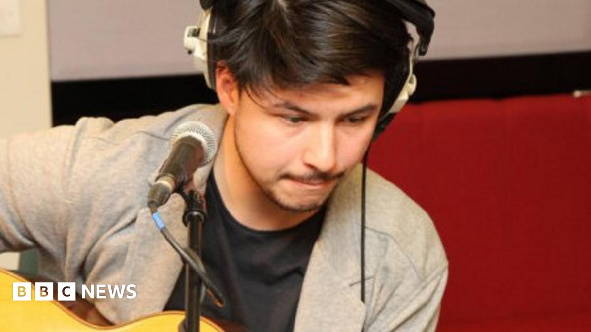 Jamie Woon: My debut album is 'angsty' - BBC News
