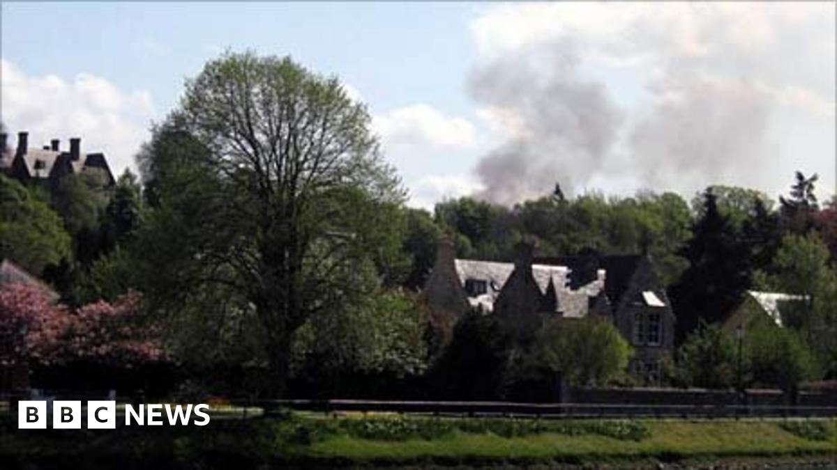 Firefighters tackling gorse blaze near Daviot - BBC News