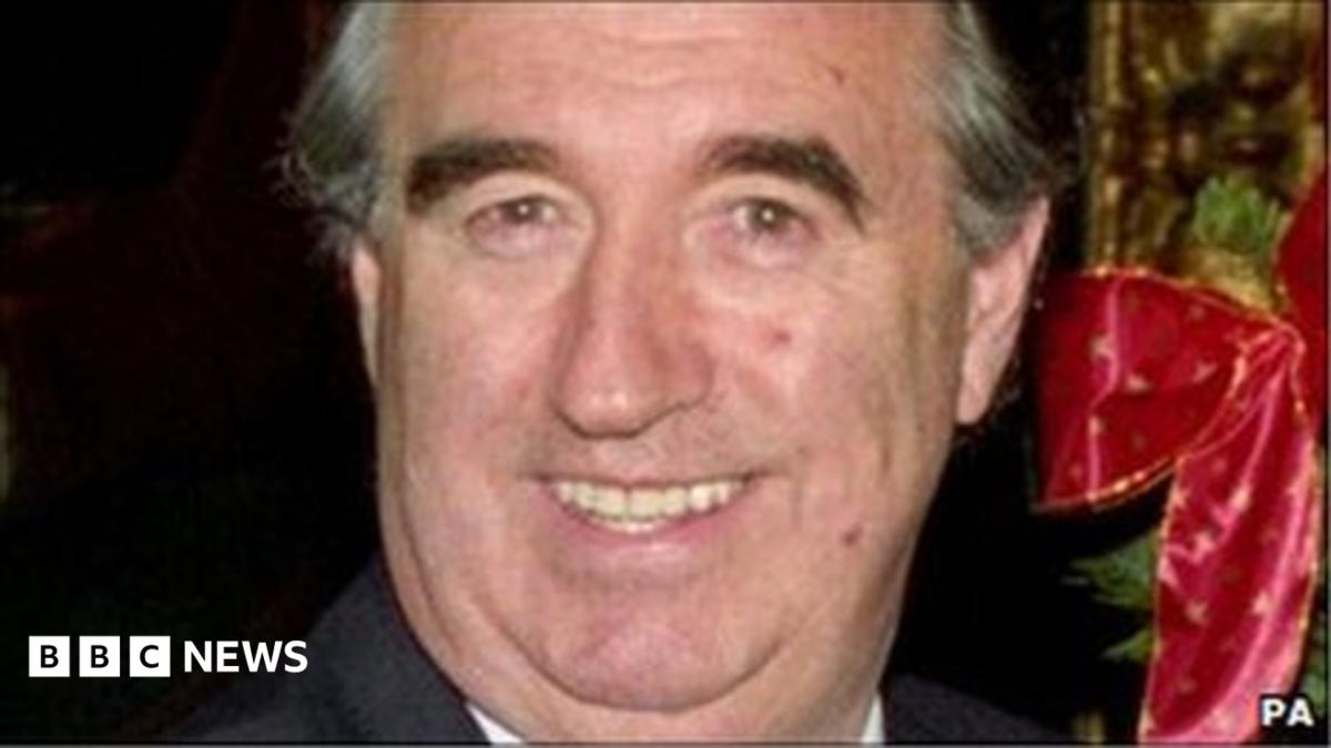 Turkey tycoon Bernard Matthews' £40.5m estate revealed - BBC News
