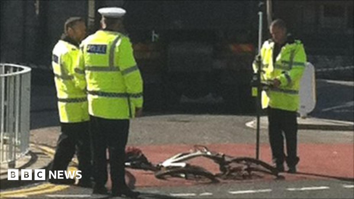 Cyclist killed in Broughton Road lorry crash - BBC News