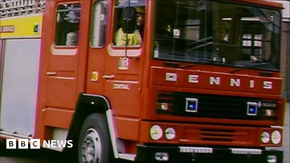 Crews tackle fire at Stoke-on-Trent Tesco Express store - BBC News