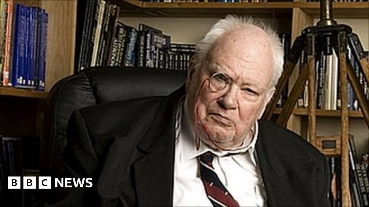 Sir Patrick Moore turns pop star - BBC News