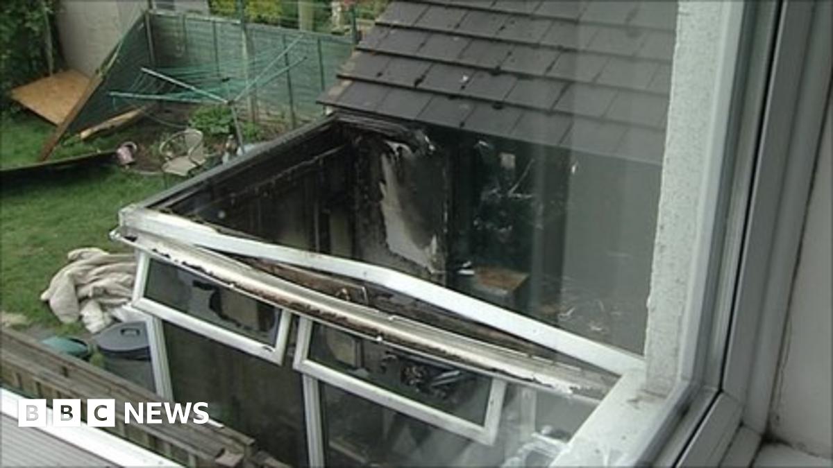 Woman and dog rescued from house fire in Liskeard - BBC News