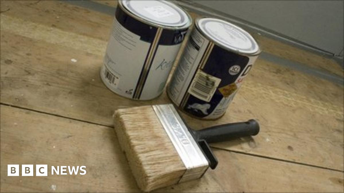 Focus DIY seeking administration - BBC News