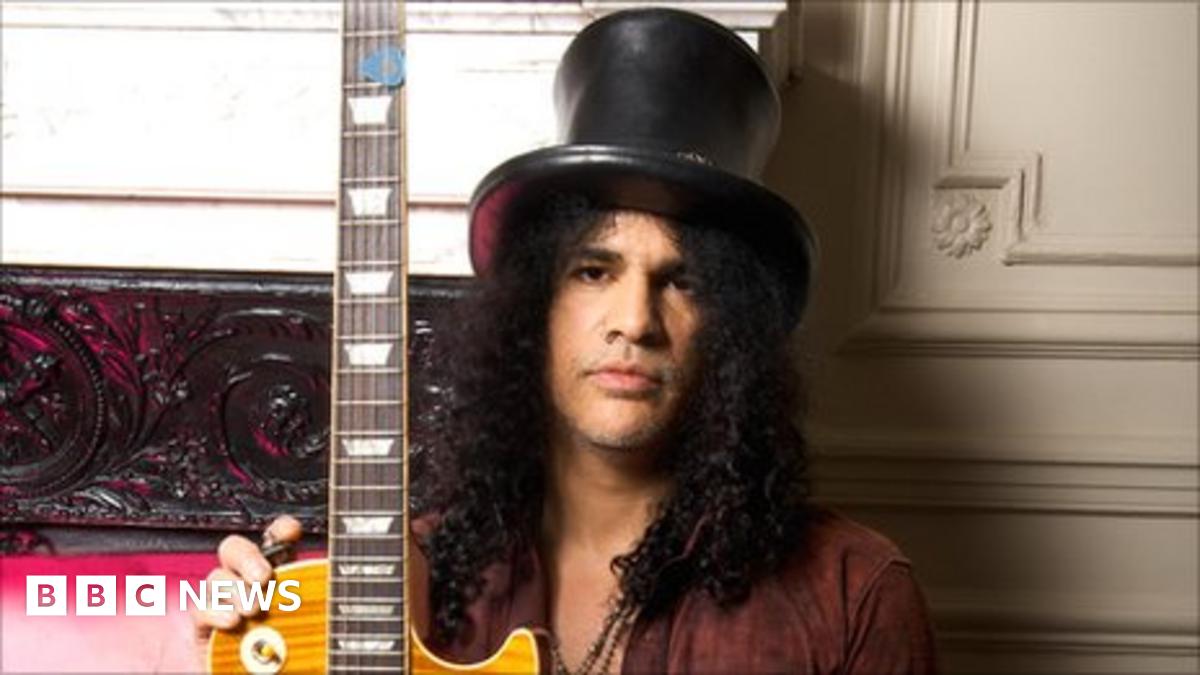 Slash plays homecoming gig in Stoke-on-Trent - BBC News
