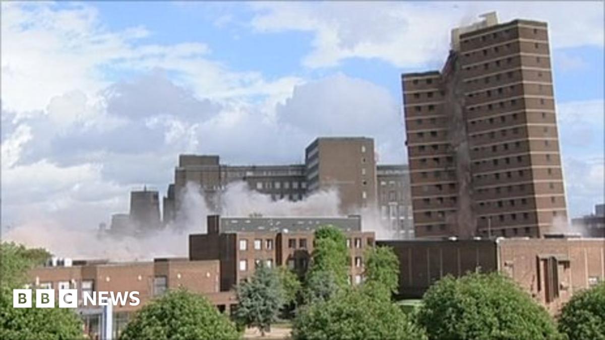 Aston University tower blocks demolished - BBC News