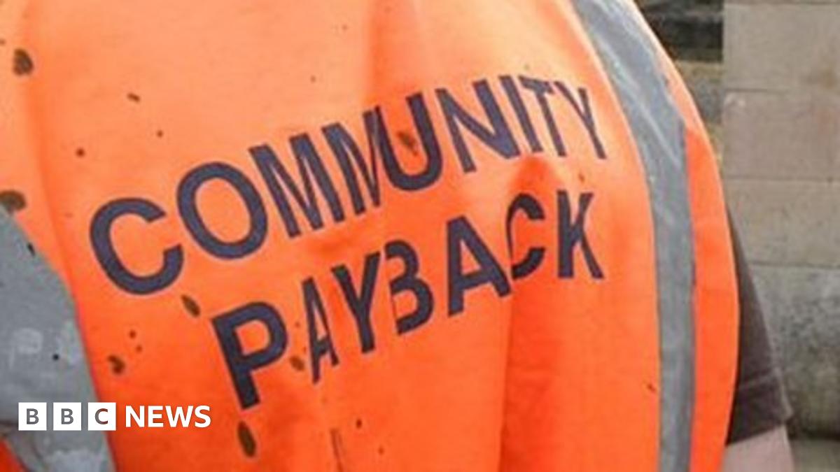 Community Payback offenders clean-up scheme extended - BBC News
