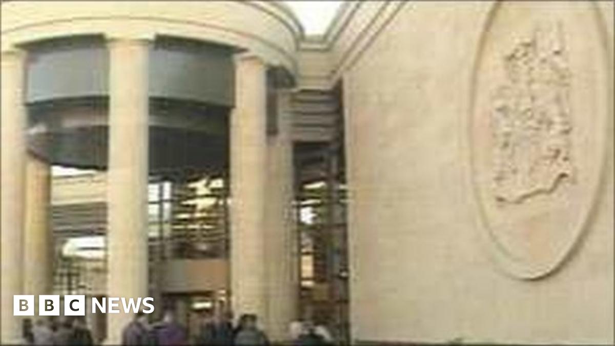 Donald McDade jailed after stabbing Thomas Murphy - BBC News