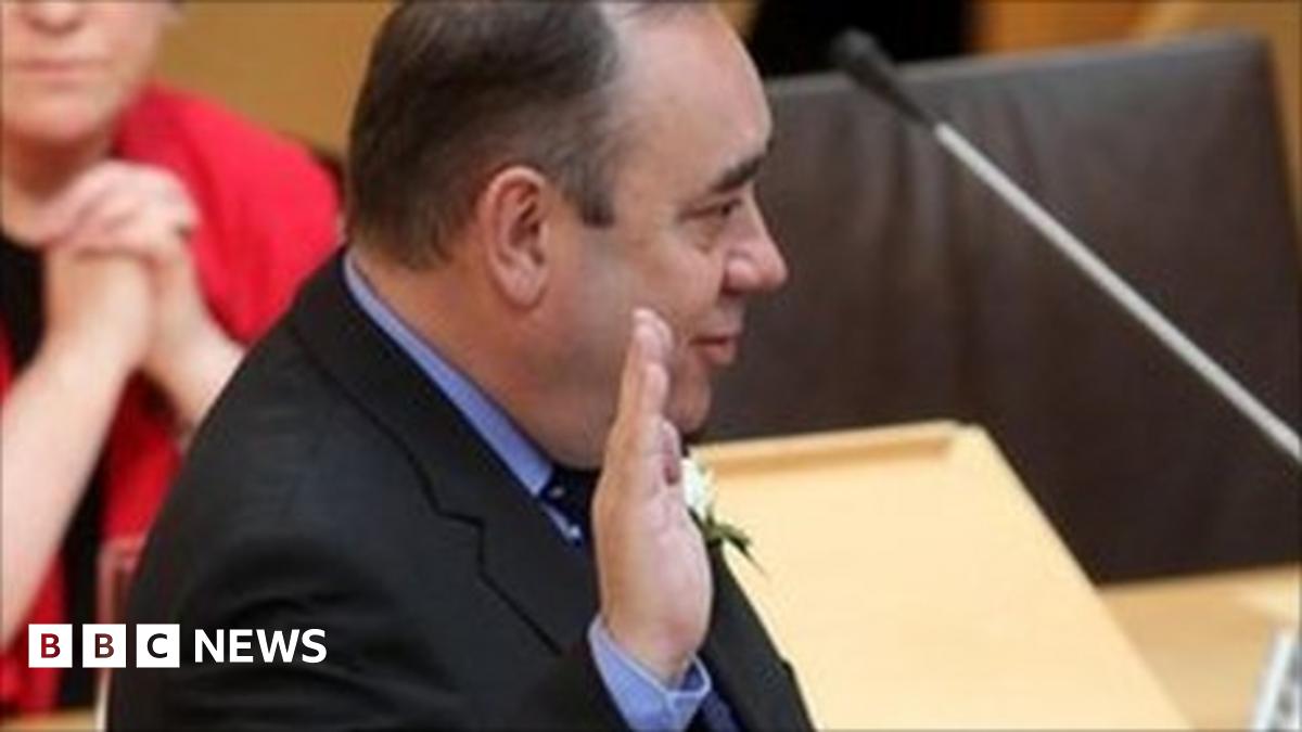 Scotland's 129 MSPs sworn in after SNP win - BBC News