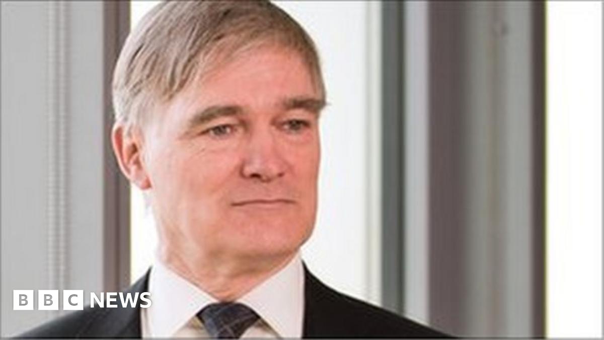 Tesco appoints Sir Richard Broadbent as new chairman - BBC News