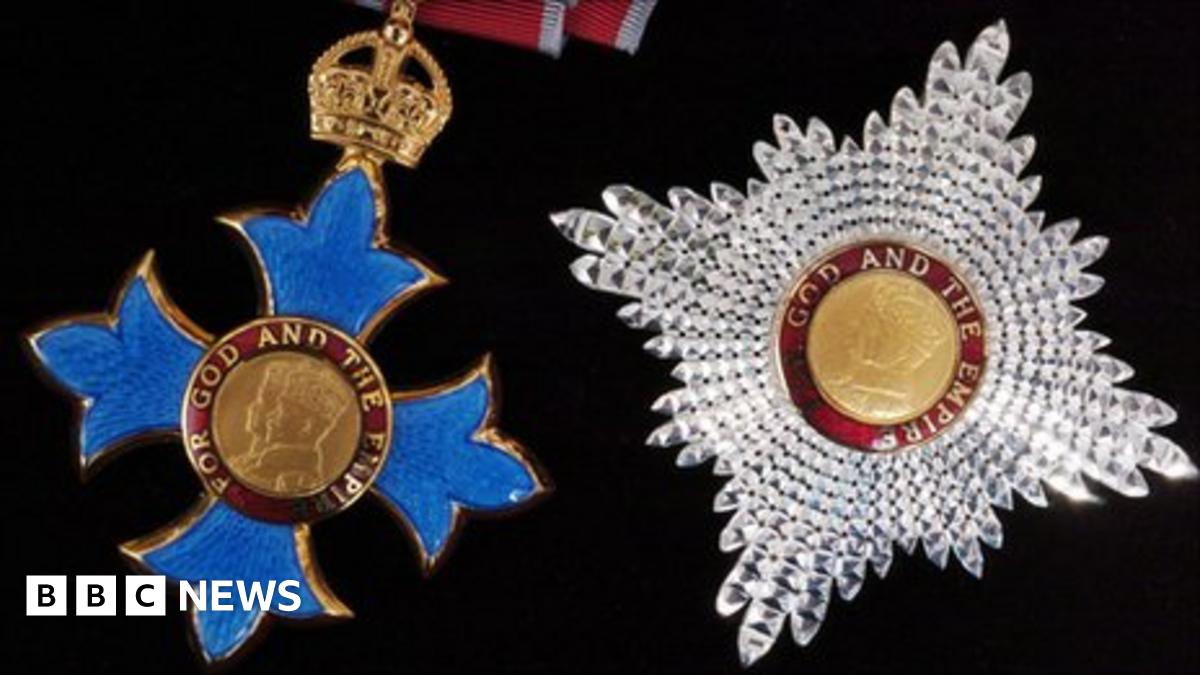 Q&A: Who decides honours? - BBC News