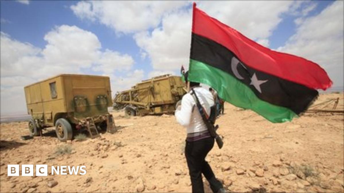 Cameron invites Libya rebels to open office in UK - BBC News