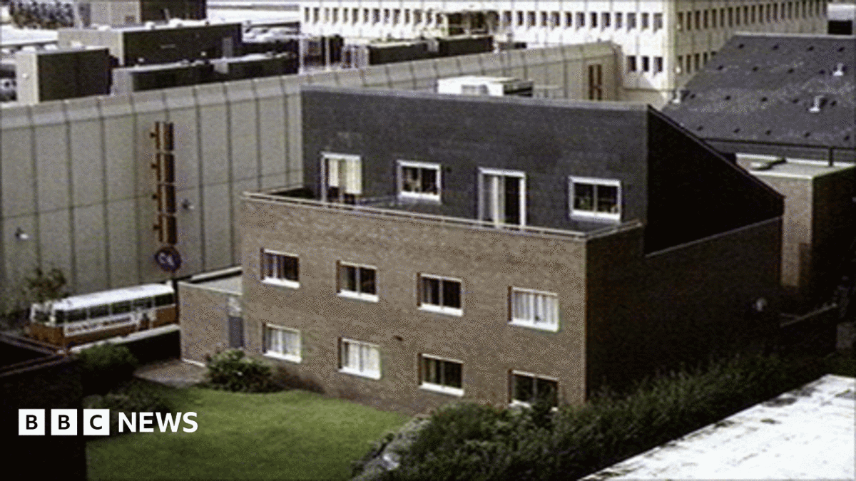Domesday: Remembering the flats on Manchester Arndale - BBC News
