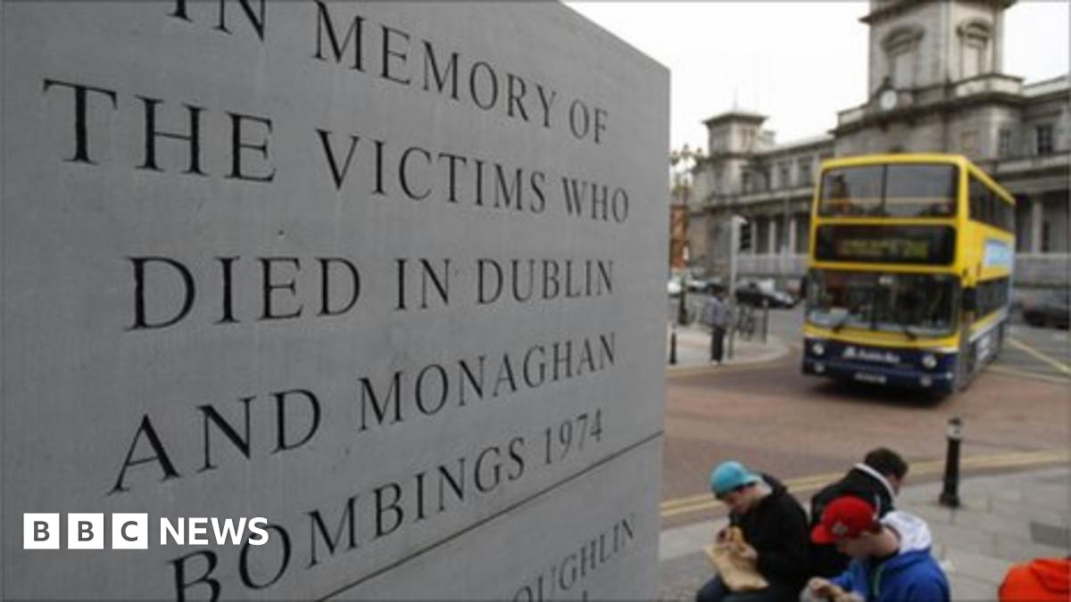 Ceremony to remember anniversary of Dublin-Monaghan bombings - BBC News