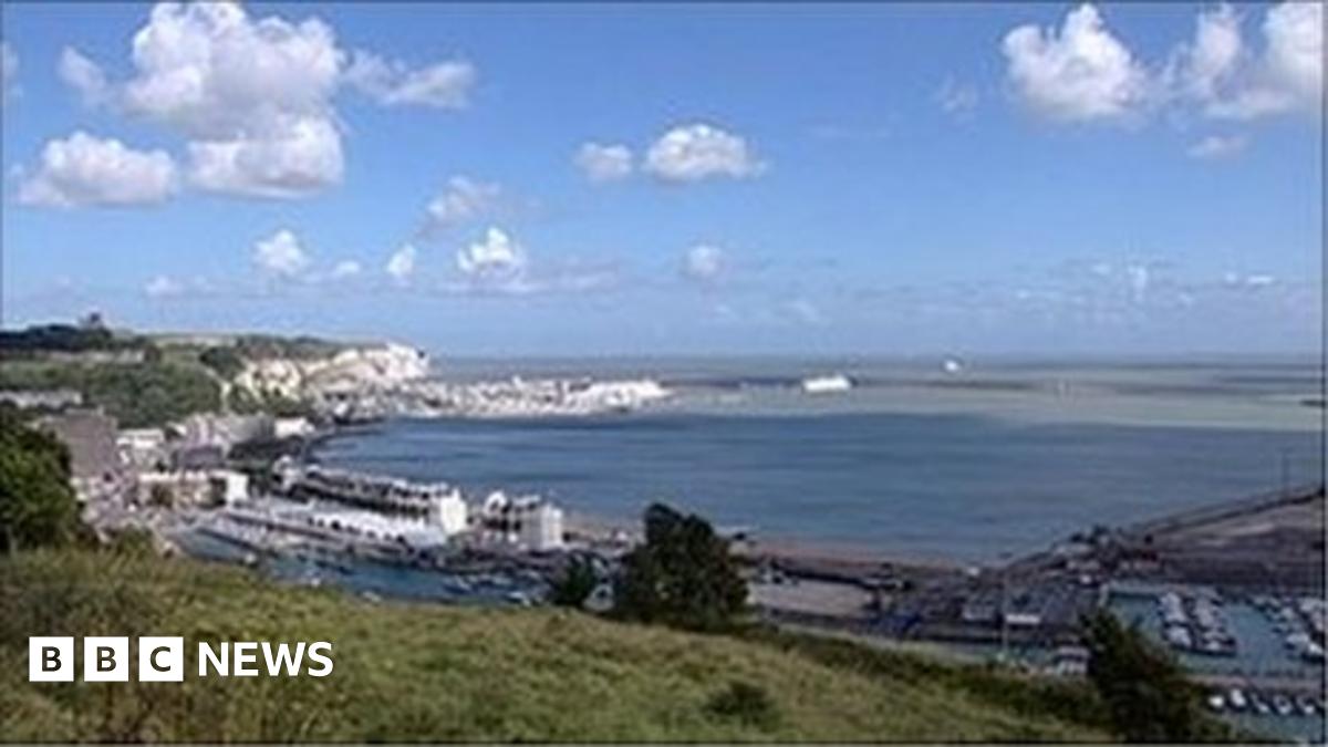 Dover People's Port Trust offer 'shares' to residents - BBC News