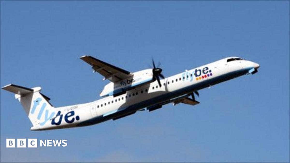 Concerns over Flybe's Gatwick slots sell-off to Easyjet - BBC News