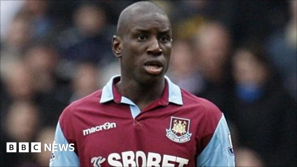 West Ham United player Demba Ba 'racially abused' - BBC News