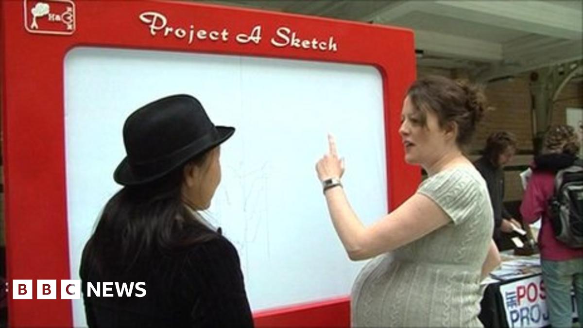 Tech Know: Etch A Sketch and robotic swarms at FutureEverything - BBC News