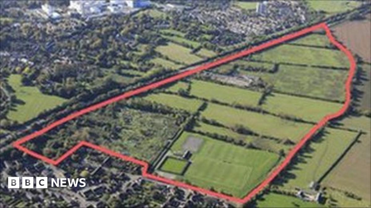 Oxford City Council's Barton estate plans approved - BBC News
