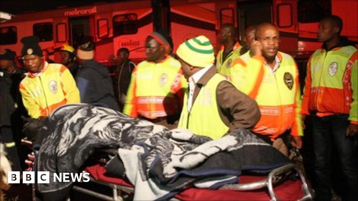 South Africa driver fired over Soweto train crash - BBC News
