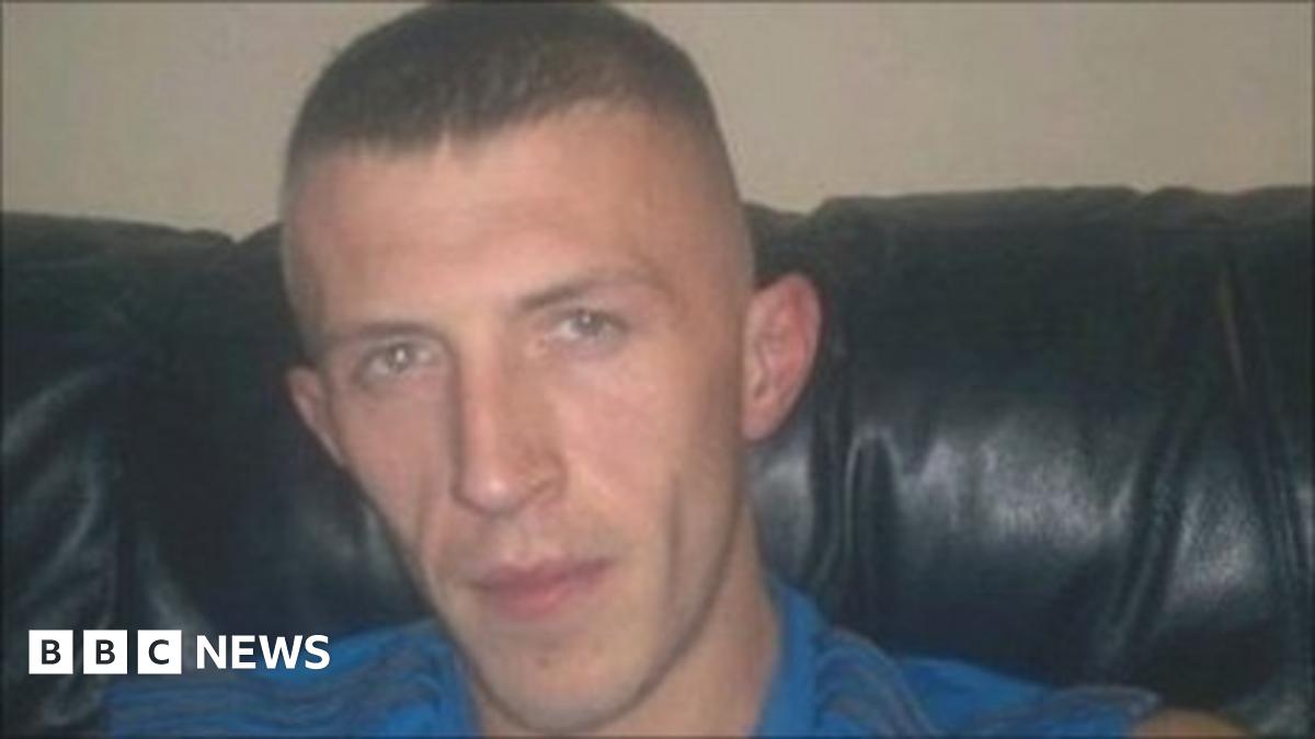 Garry Smith jailed for life for murdering Graeme Ferry - BBC News