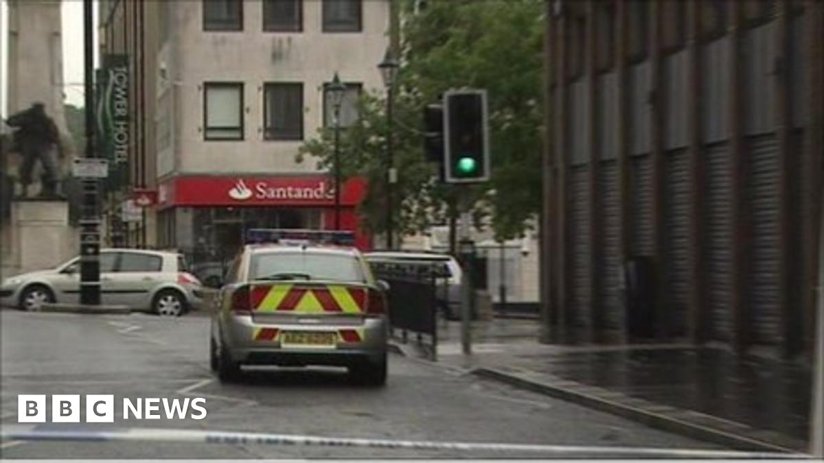 Derry Santander bank damaged by dissident bomb reopens - BBC News