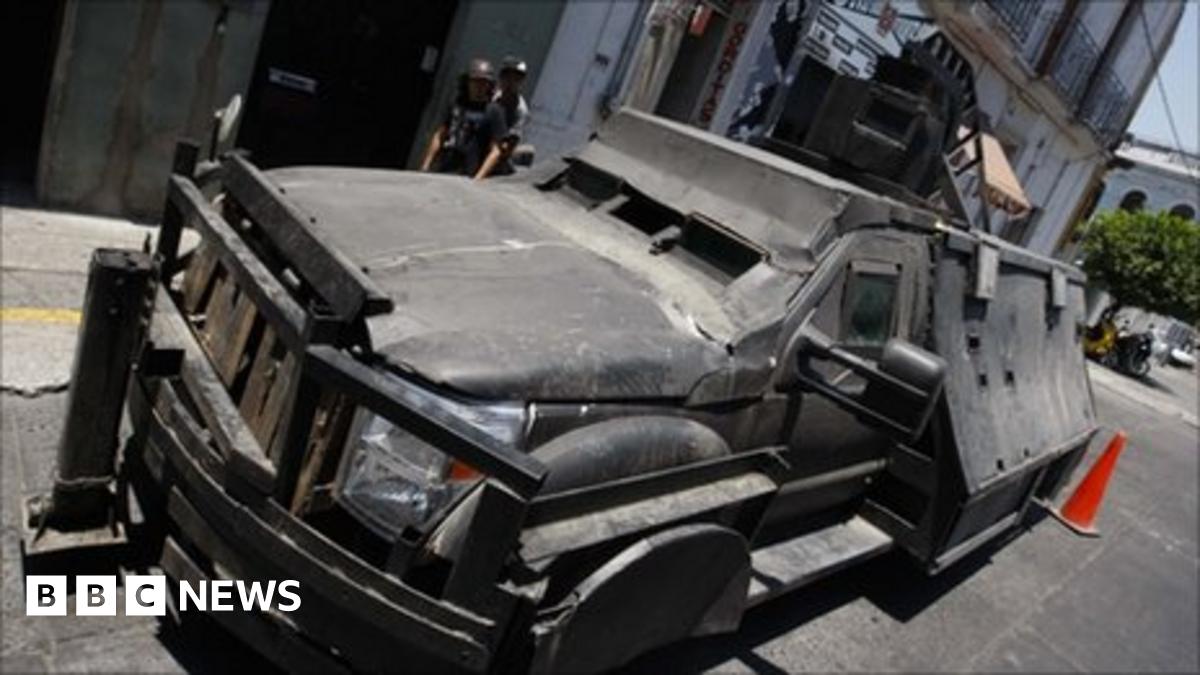 Mexico police seize 'narco-tank' used by drug gang - BBC News