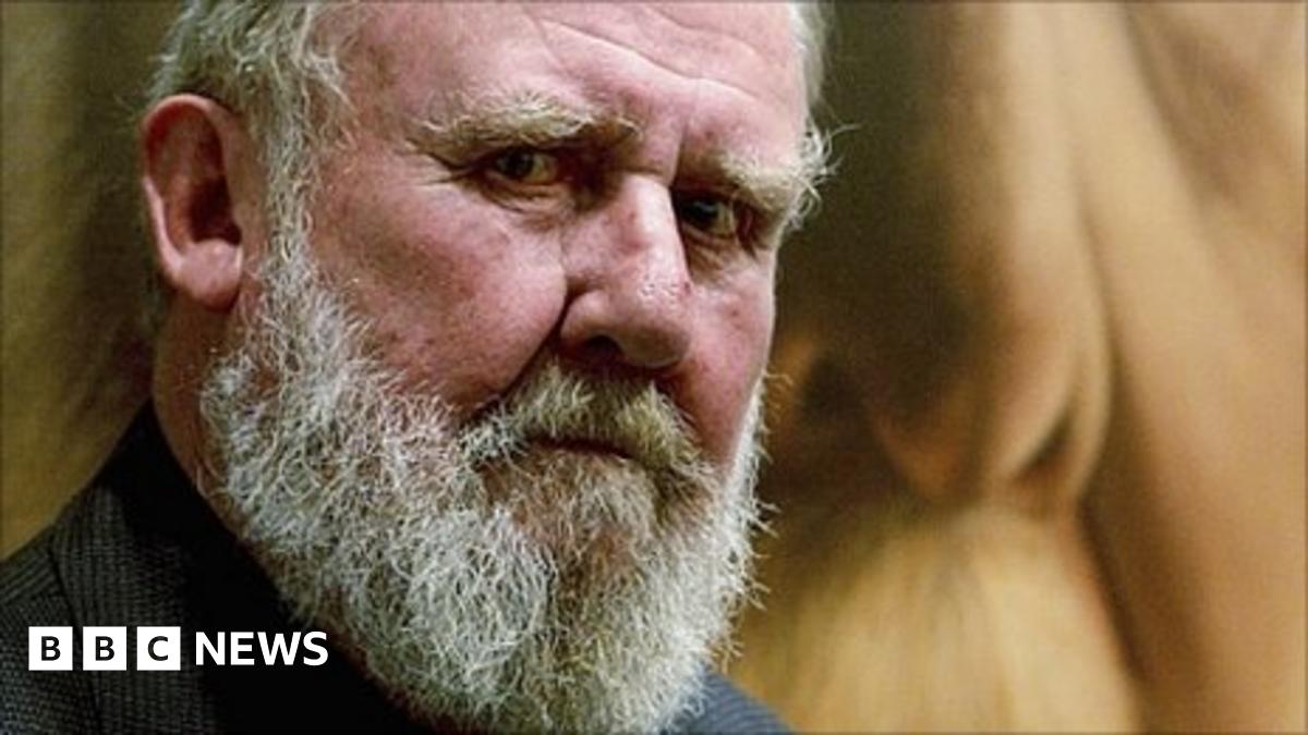 Australian actor Bill Hunter dies, aged 71 - BBC News