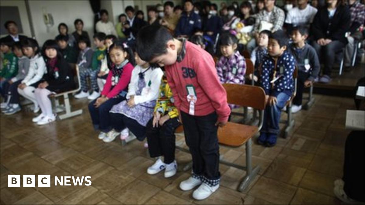 Japan tops pupil behaviour league table - BBC News
