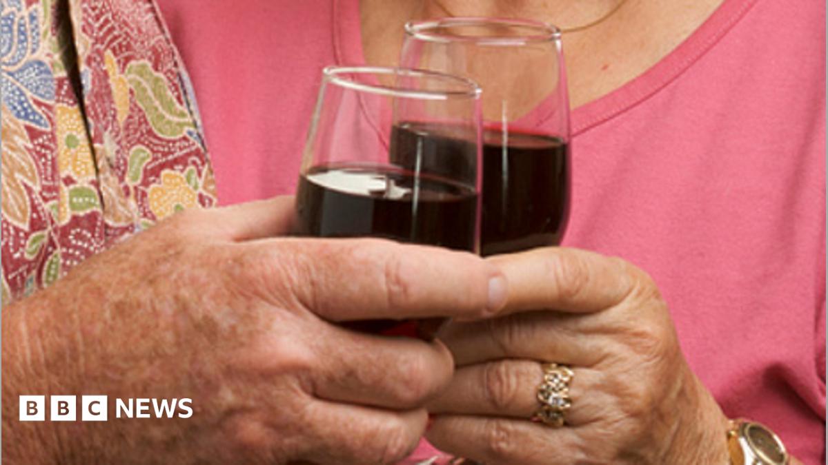 Alcohol Concern Cymru in drinking 'epidemic' claim row - BBC News