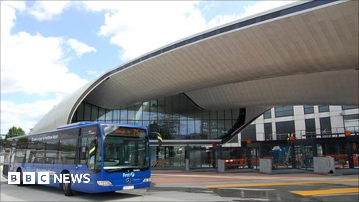 New Slough bus station opens - BBC News