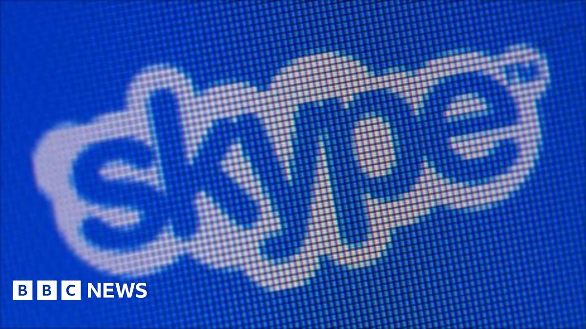 Skype bug sends unintended recipients instant messages - BBC News