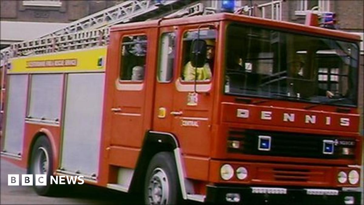 Three people rescued during Bilston flat fire - BBC News