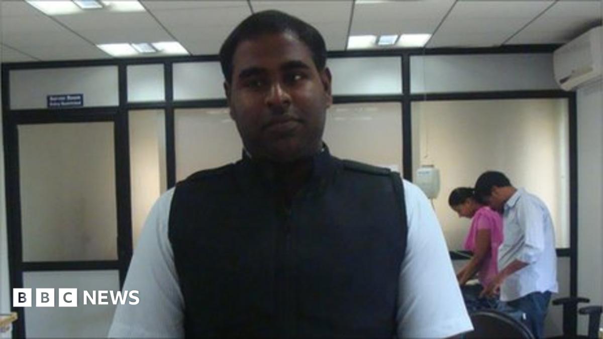 Indian inventor develops jacket to heat or cool wearer - BBC News