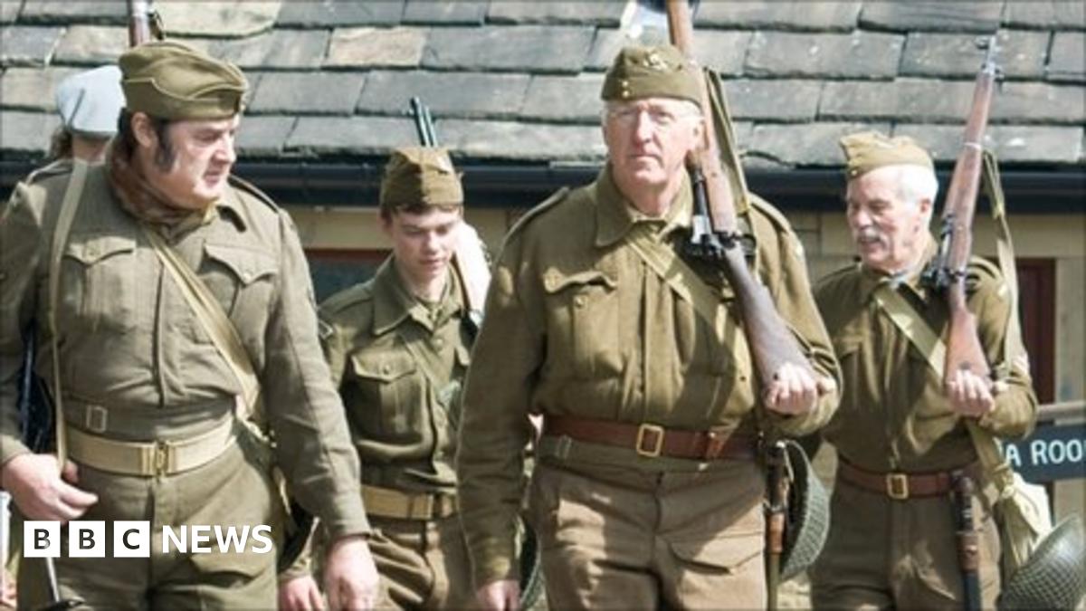 Nazi uniforms banned at Lancashire Railway WWII event - BBC News