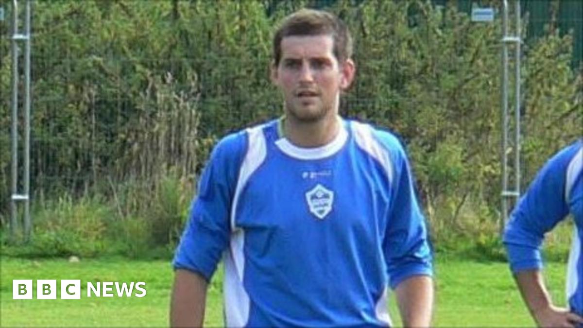 Tributes after death of Fitzalan teacher Matthew Price - BBC News