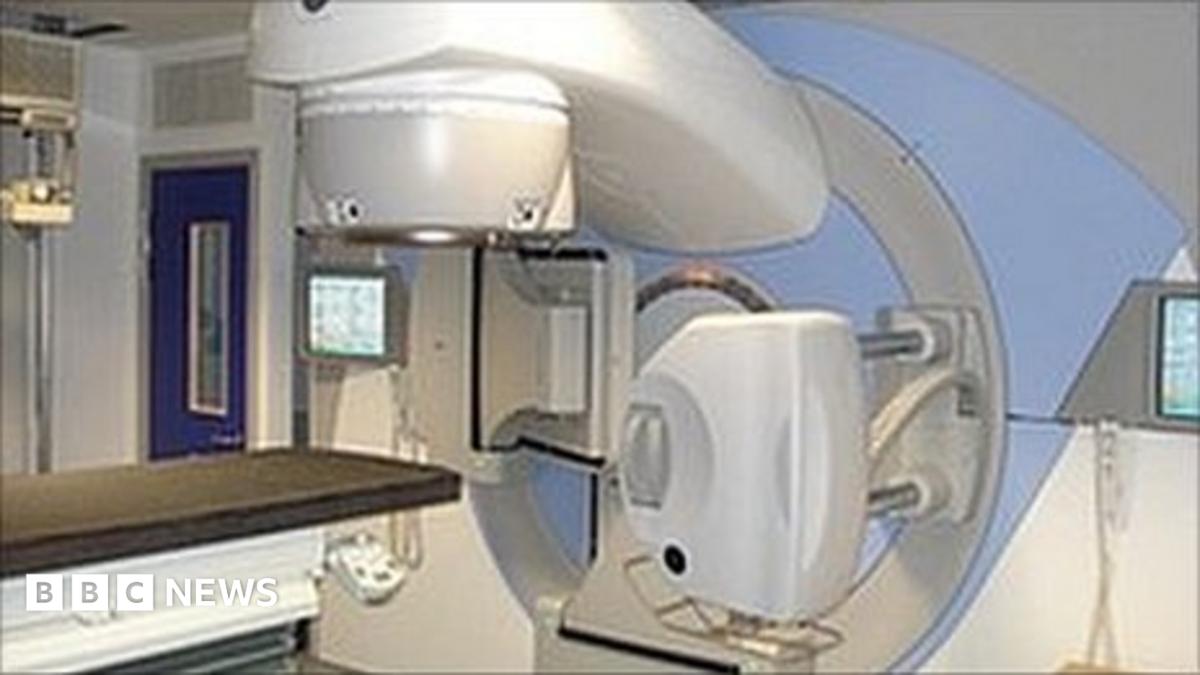 Bracknell £28m cancer centre opens - BBC News