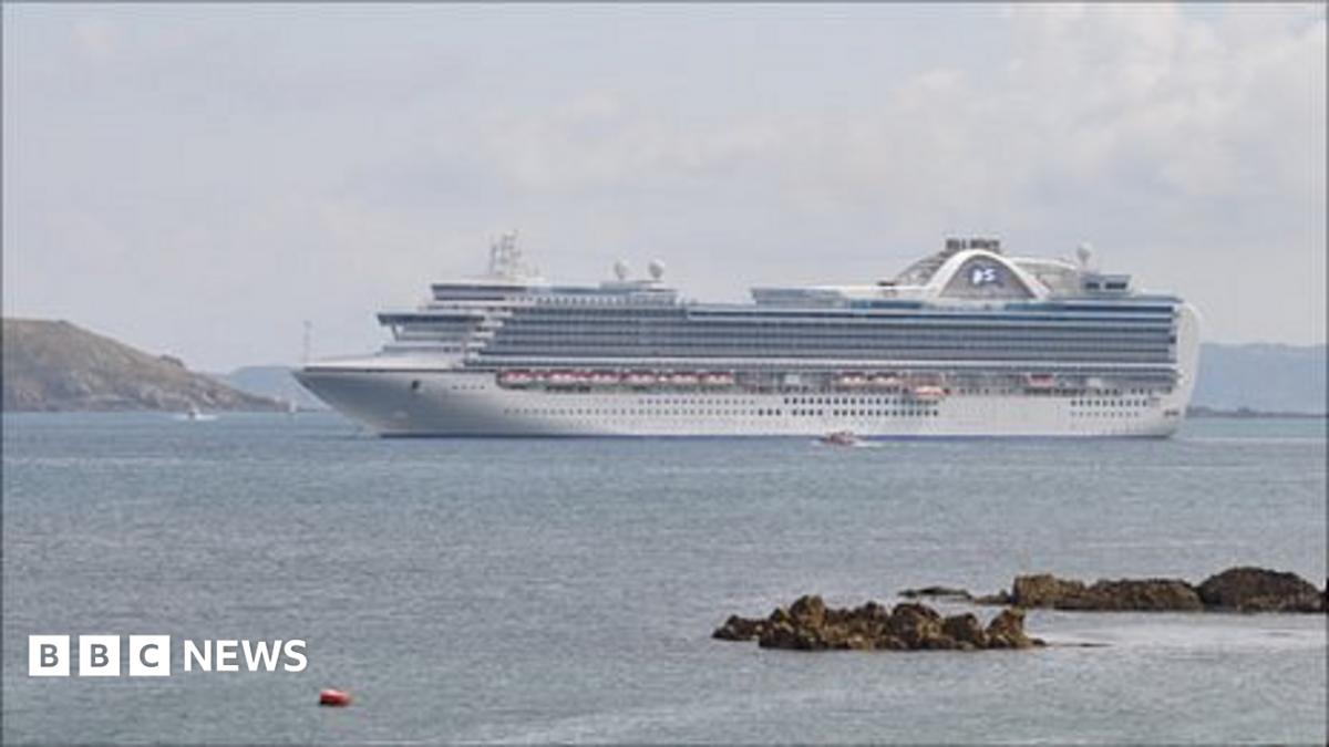 Guernsey's tax status 'boosts' cruise stops - BBC News