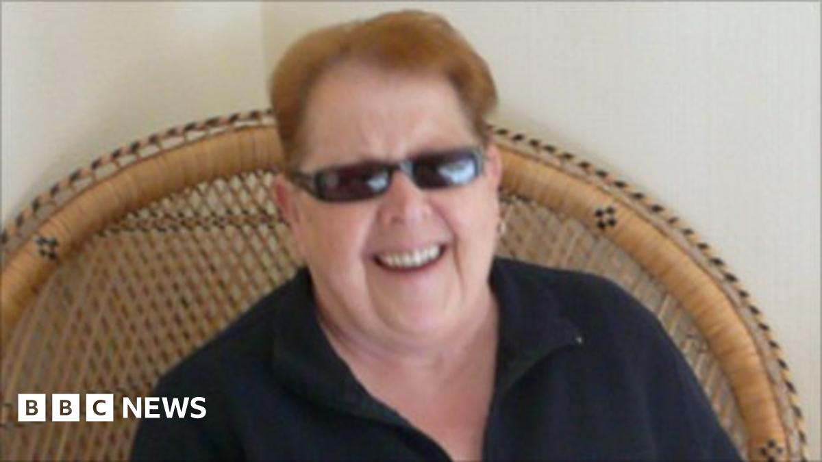 Mary Rutherford killed in Hull car crash - BBC News