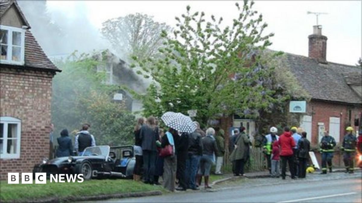 Nuneham village hall to reopen after fire - BBC News