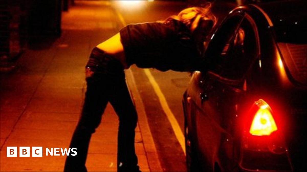Further 82 arrests in Bolton kerb crawling crackdown - BBC News