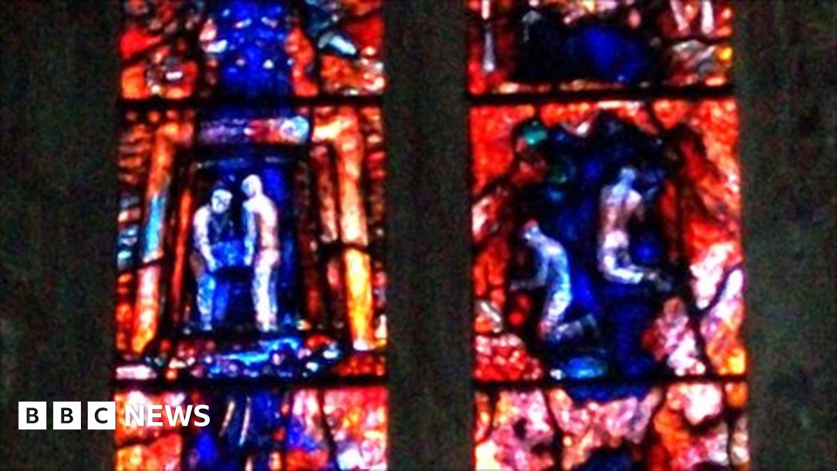 Forest of Dean freeminers depicted in church window - BBC News