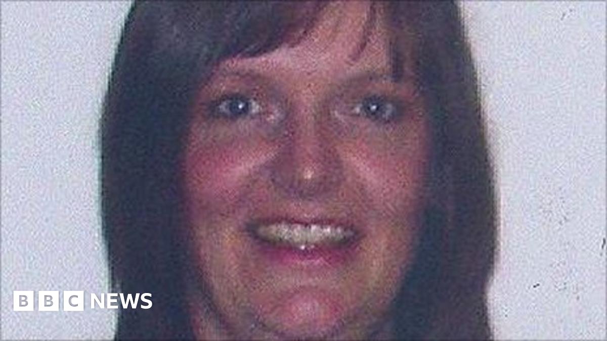Margaret Clay A19 crash death police in coach appeal - BBC News