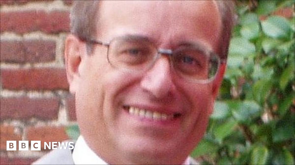 New appeal over Raymond Folwell train death in Stenson - BBC News